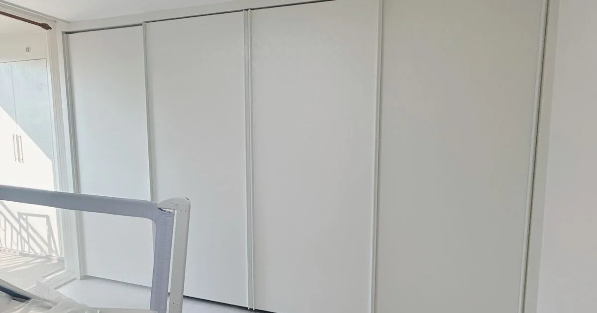 색감도 화사하니 예쁘고 마감도 너무 잘해주셨어요 상담도 친절하게 잘 해주셔서 좋았고 당일 설치해주시는분도 꼼꼼하게 시공해주셔서
