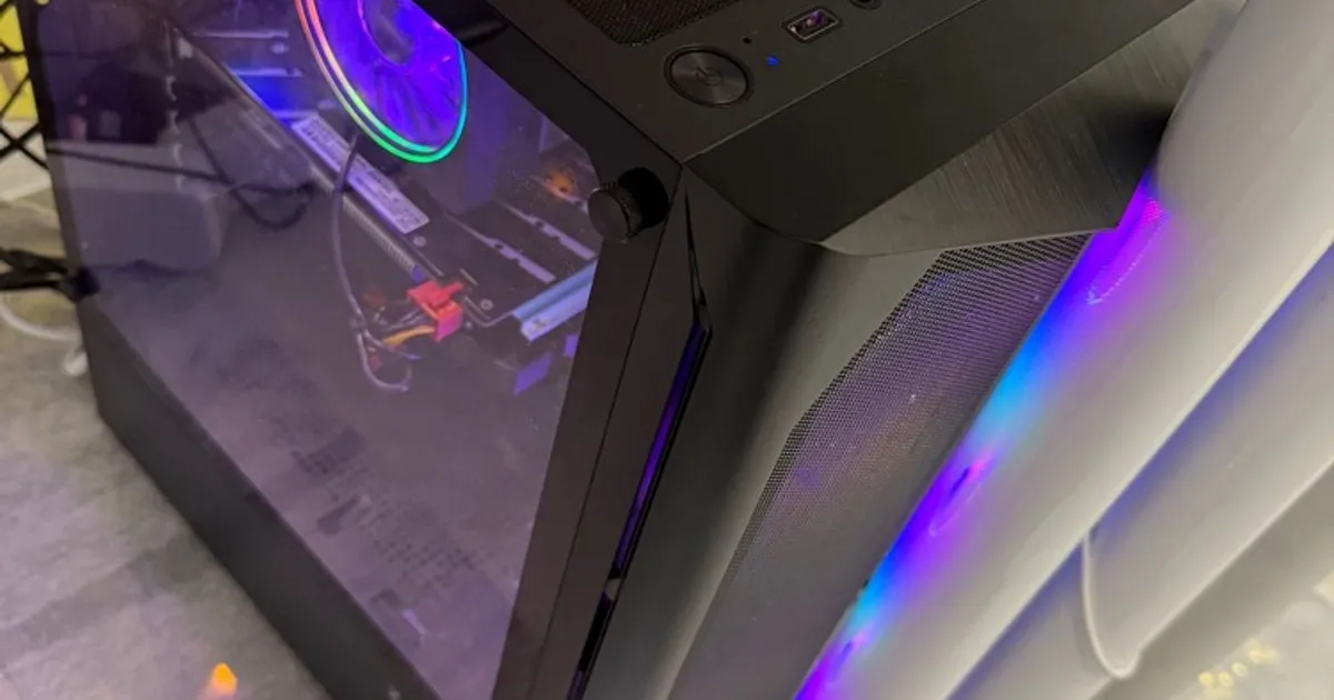 갑자기 컴퓨터가 꺼지면서 부팅이 안되서 찾다가 고수님께 요청했습니다 매장에서 사용하는 데스크탑이라 빨리 고쳐야하는데 바로 방문해주시고 해결해주셨습니다 케이스도 저렴하게