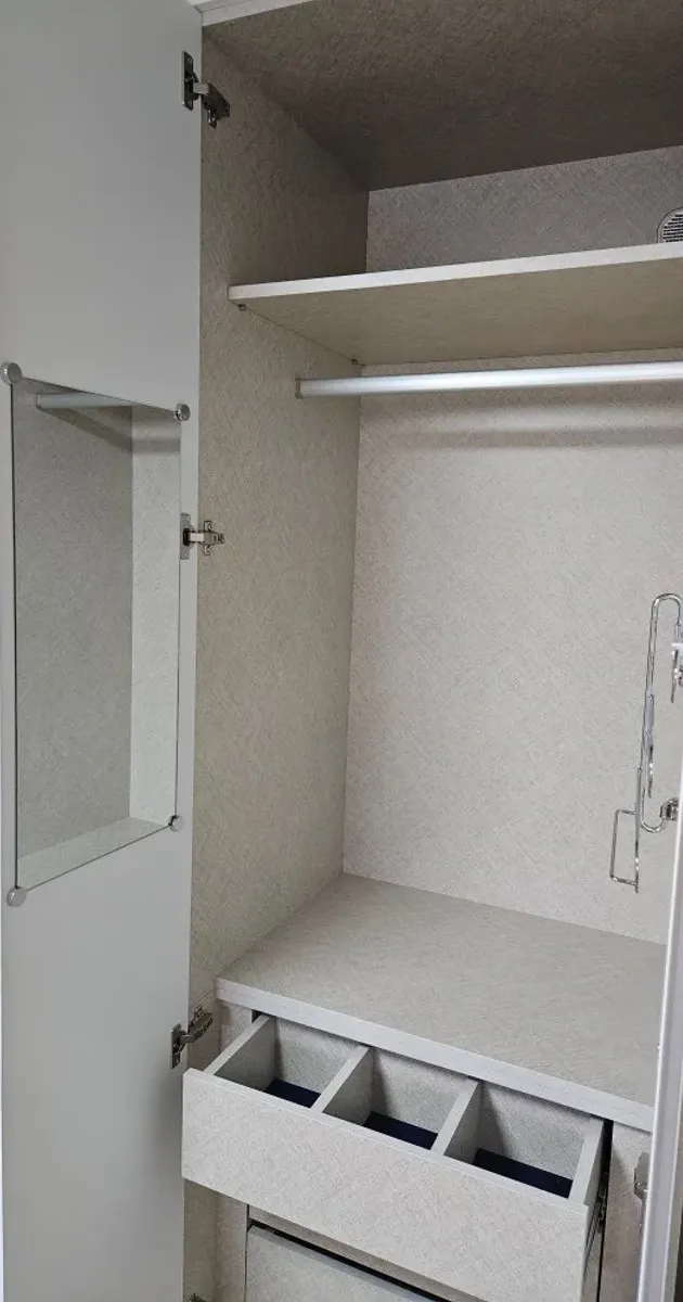 아이방 매립장 철거하고 붙박이장 했는데 합리적인 가격에 원하는 구조대로 깔끔하게 해주셨네요~ 철거부터 시공까지 진행상황 친절히 잘 안내해주셨어요대만족입니다 숨고 숨은고수