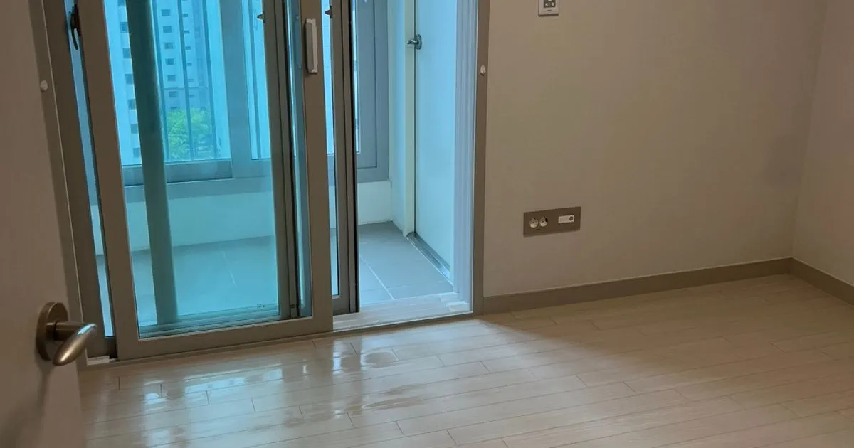 번거로운 요청에도 친절하게 응대해 주셔서 감사합니다 구석구석 너무 깨끗하게 청소해 주셔서 만족스럽고 다음에도 꼭 다시 청소