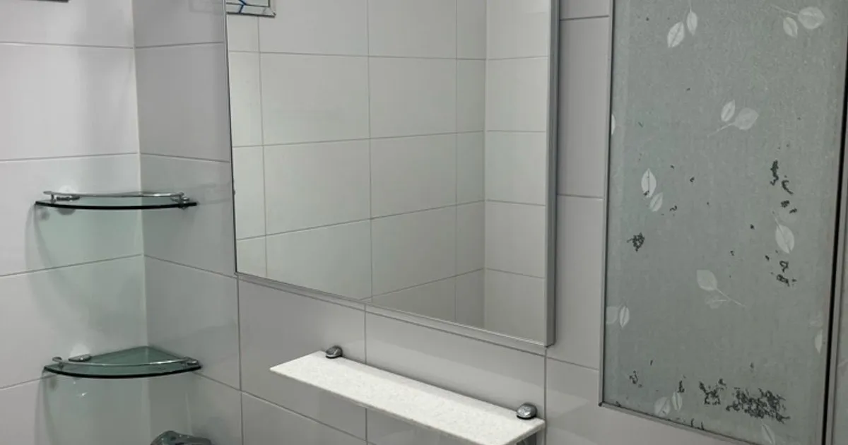 친절하고 빠르게 상담해주시고 결과물도 만족스럽습니다~~ 가격도 저렴하고 청소도 너무 꼼꼼히 해주셔서 이사 잘 했어요~ 숨고