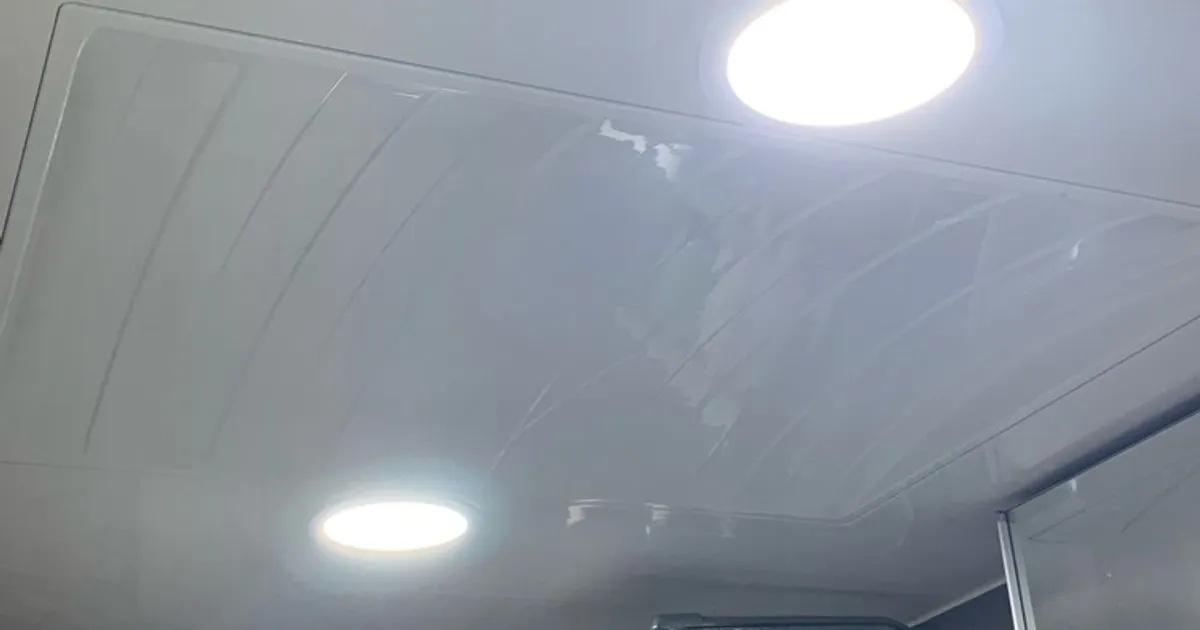 갑자기 욕실 등이 나가서 급하게 사장님께 연락드렸는데 진짜 꼼꼼하시고 원인도 이해하기 쉽게 설명해주셨습니다ㅠㅠ땀 뻘뻘 흘리시면서