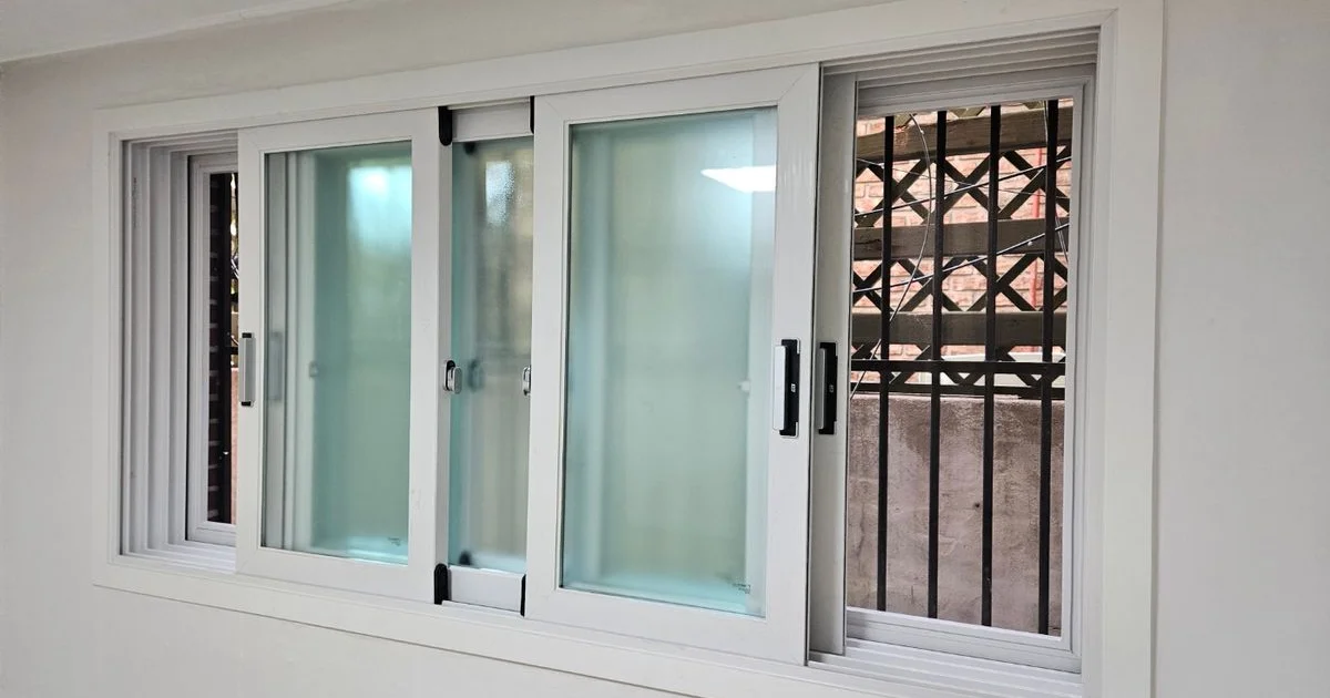 구축 인테리어 공사 중에서 샷시는 가장 비용이 많이 드는 부분이라 고민이 많았어요 여러 업체에 견적을 받아봤는데 브랜드도