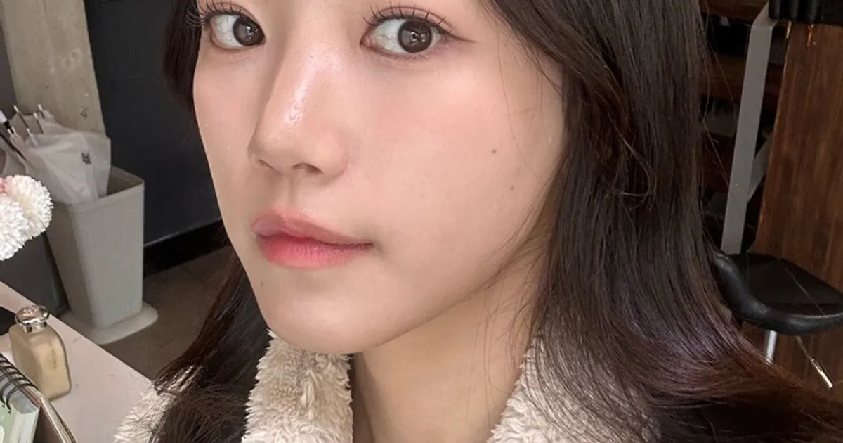 헤어 메이크업 두 분 다 말씀드린 스타일대로 딱 센스있게 해주셔서 너무 맘에 듭니다 가격도 완전 합리적이고 앞으로 자주 올