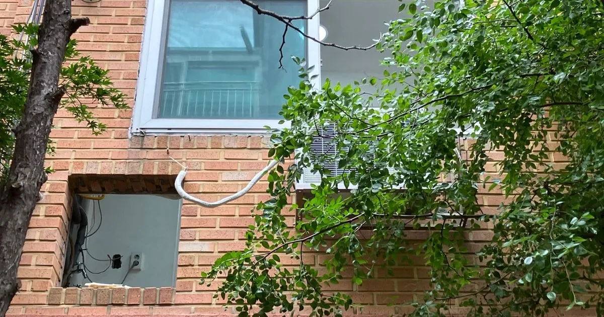 오래된 빌라였는데 날씨도 안좋은 상황인데 실외기를 외부에 예쁘게 잘 달아주셨어요 ㅠㅠ 빌라는 처음인데 실외기때문에 막막했는데