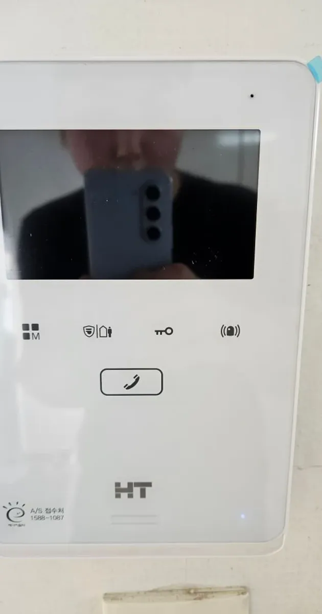구축 빌라의 구형인터폰을 깔끔하게 교체해주셨어요 비용도 정말 좋습니다 숨고 숨은고수