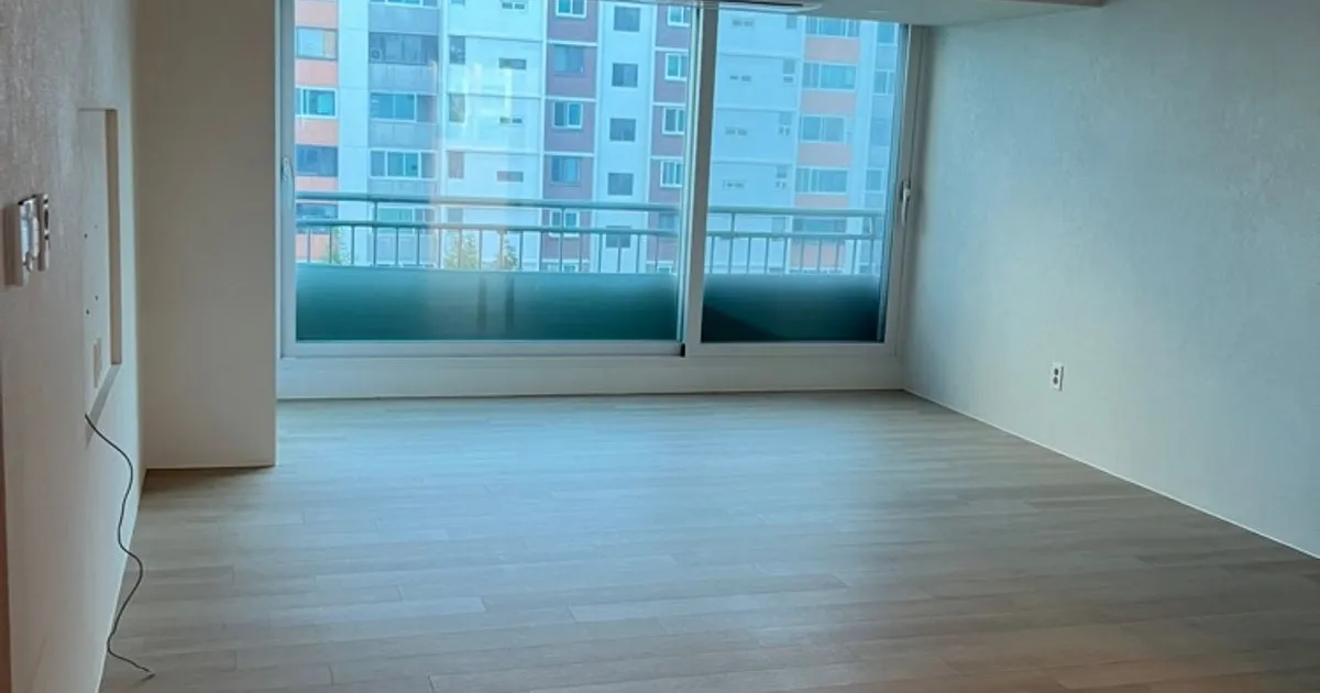 팀장님 포함 3분이서 청소 진행하셨는데 친절하시고 꼼꼼하게 잘 진행해주셔서 감사했습니다 고생 많으셨고 깔끔하게 잘 해주셔서