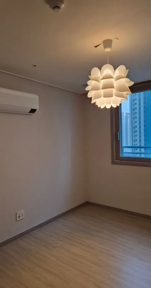 수입조명 여러개 설치했는데 친절하게 상담해주시고 종류별로 공간에 잘 설치해주셨습니다 감사합니다~ 숨고 숨은고수