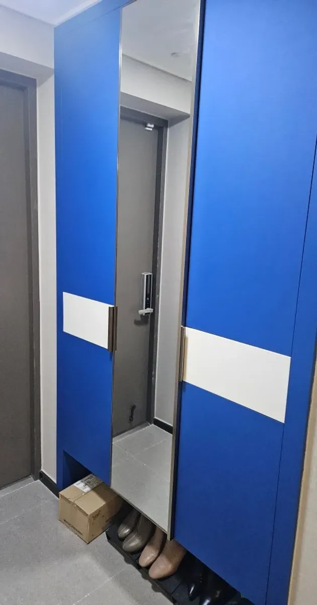 빠르게 상담해주시고 빠른날짜에 시공까지 해주셔서 넘 감사합니다 꼼꼼하게 잘 해주셨어요 허리를 삐긋하셨지만 끝까지 정리해주시고