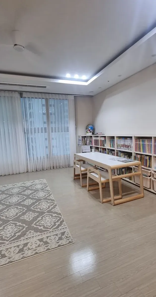 부부 두분이 오셨는데 가격도 합리적이고 작업도 꼼꼼히 해주셔서 너무 감사했습니다처음에 망설이다 시공한건데 너무 만족스럽네요