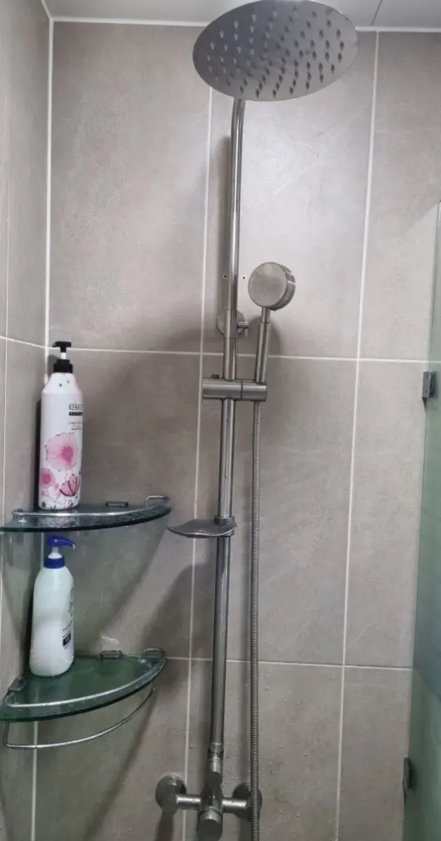 완전 꼼꼼하게 해주시고 설치도 깔끔하게 해주셨습니다 가격도 합리적이어서 좋았습니다 감사합니다 숨고 숨은고수