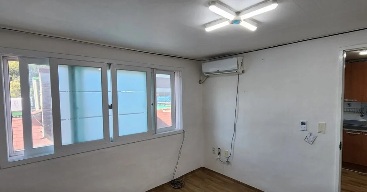 리뷰도 좋고 상담도 친절하셔서 결정하면서 걱정이 많았는데 깔끔한 시공에 너무 만족스러웠어요 뒷정리도 완벽하시고 시간약속도 잘