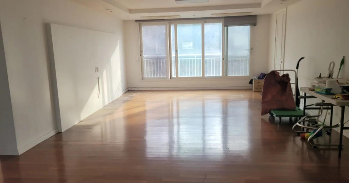 반신반의하는 상태에 처리 맡곁는데 너무 만족합니다 정말 깔끔하고 세심하고 마무리까지 완벽하게 처리 해주시내요 수고하셨고