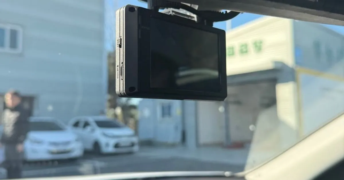 상담부터 작업 완료 될 때까지 쭉 친절하시고 꼼꼼하게 설명해주시고 시공 받은 거 제외 하고도 이것저것 꿀팁 많이 알려주셨습니다