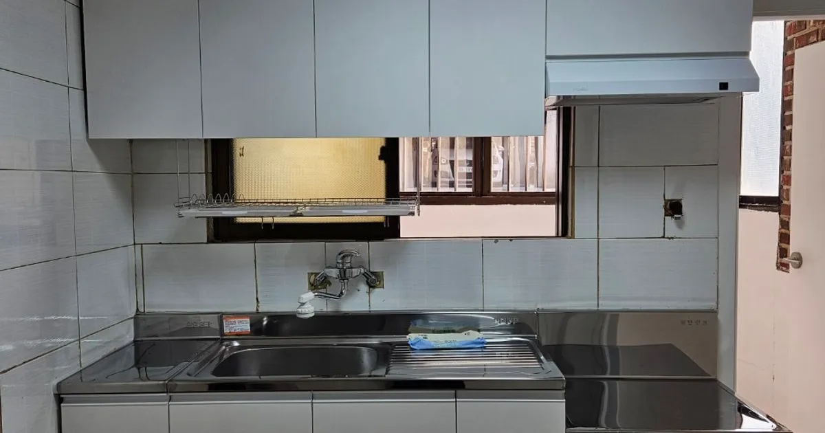 구옥의 씽크대 공사는 거기서 거기일 거라 생각했었어요 하지만 여러 곳에서 견적을 받아보니 옵션에 따라 비용도 천차만별이라 선택이 쉽지 않더라고요 그런데 명성씽크