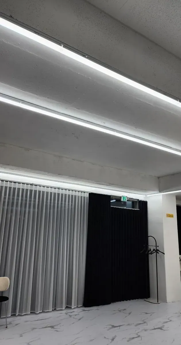 싱글싱글 항상 웃으면서 작업해주셔서 매우 기분이 좋았어요 완성도도 매우 좋습니다 숨고 숨은고수