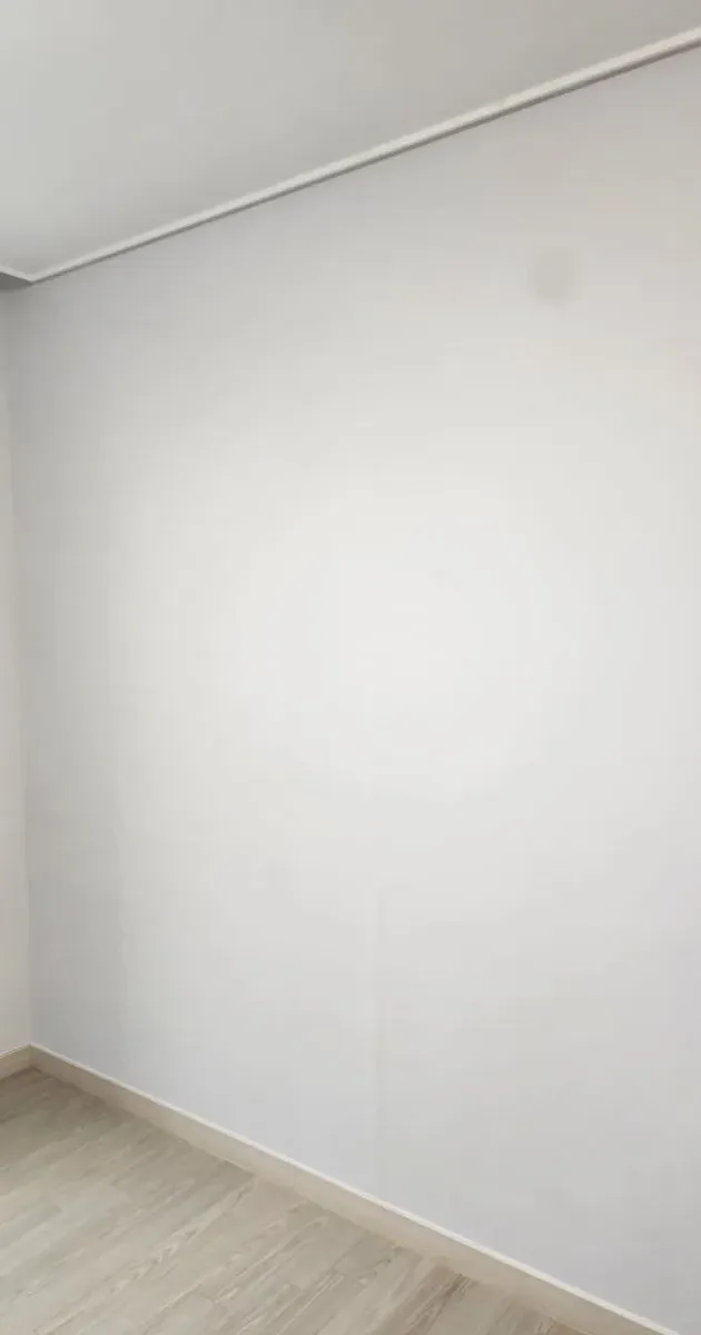 사장님 너무 좋으시고 꼼꼼하게 작업해주세요 3군데 비교결과 가격도 합리적이고 개나리벽지 실크벽지 종류도 많았습니다 사장님