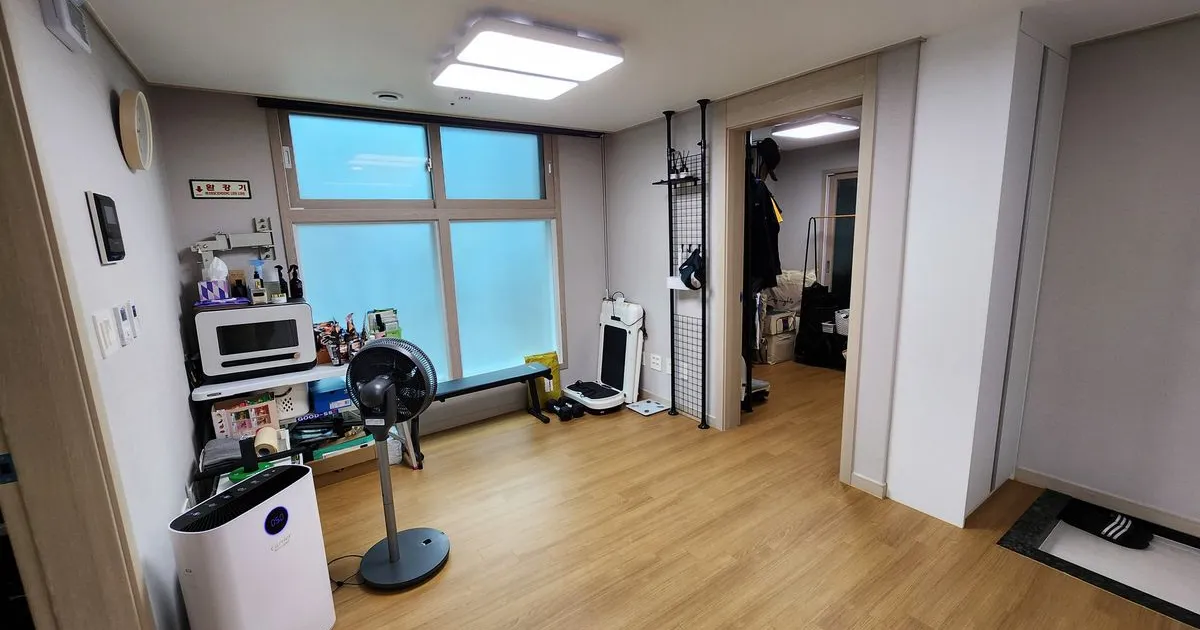 청소 및 정리가 완벽한 것은 물론이고 가구의 간단한 재배치로 훨씬 보기 좋게 바꾸어 주셨어요 숨고 숨은고수