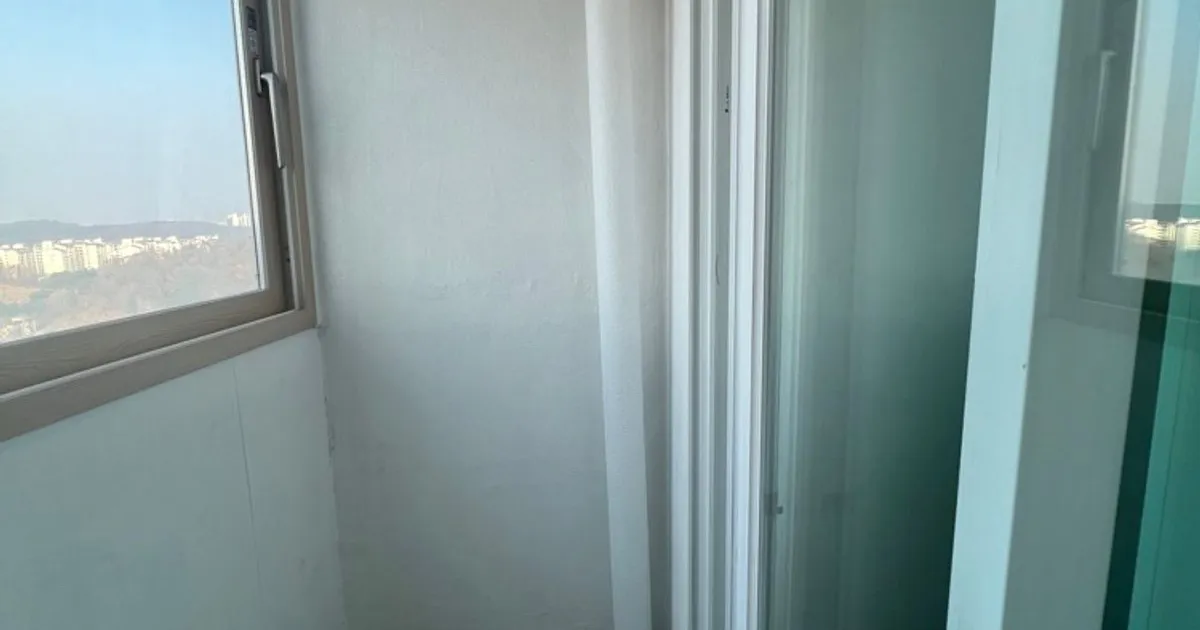 저희 집 우수관이 특이한 모양이였는데 능숙하게 처리해주셨어요 냄새가 샐만한 곳은 실리콘으로 다 막아주셨고 추가로 벽면에