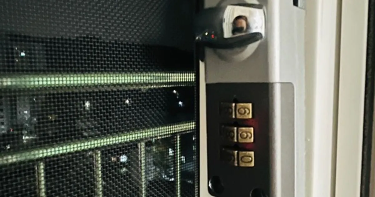 사이즈를 몰라서 입주 전 굉장히 급하게 요청드렸는데 사정 다 이해해주시고 무리하시면서까지 원하는 기간에 맞춰 설치해주셨어요 친절까지 하셔서 너무 감사했습니다 ㅠㅠ