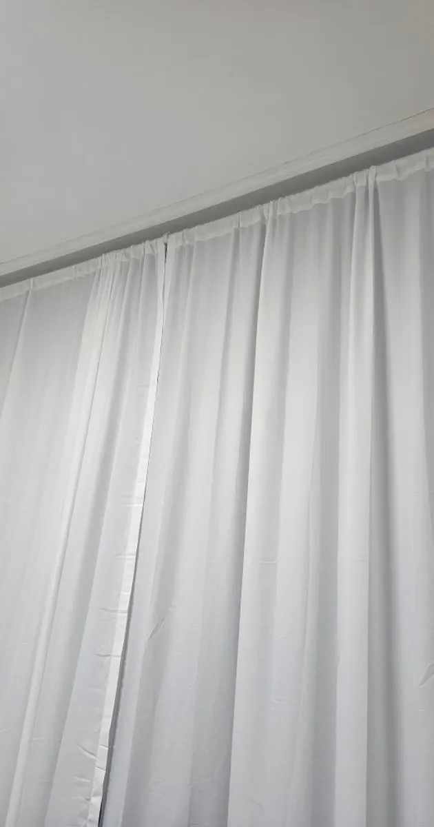 견적 요청 드리고 다음 날 바로 오셔서 커튼 블라인드 달아주셨어요 오전 이른 시간부터 오셔서 달아주시느라 고생하셨고 커튼도