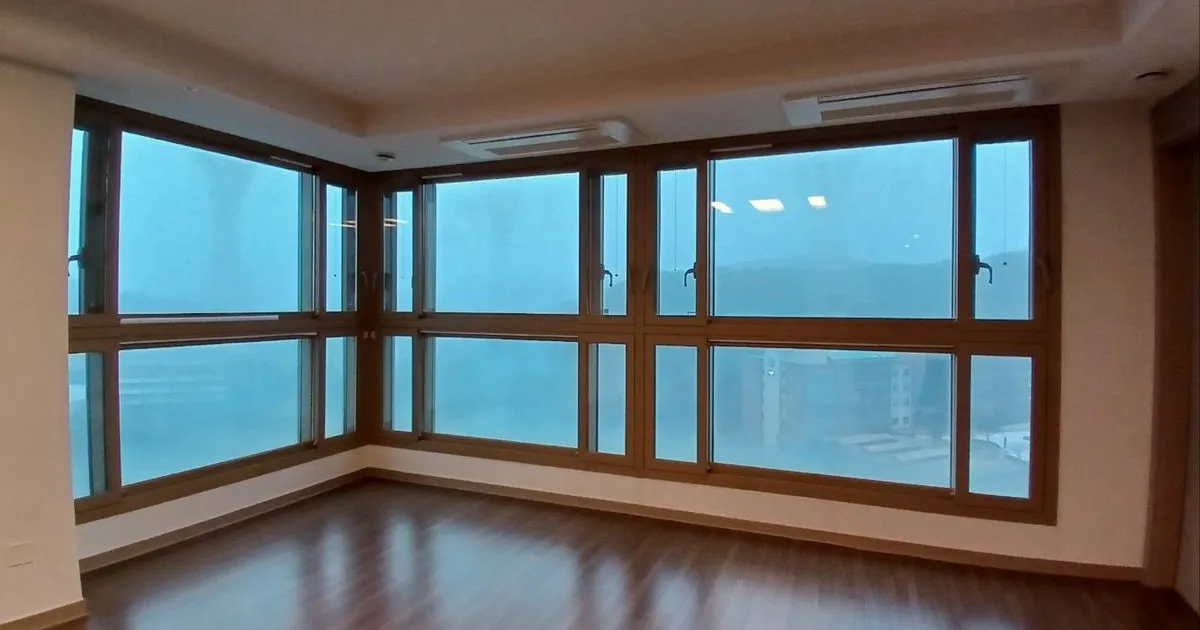 이사 앞두고 청소 요청드렸어요 싱크볼 교체하면서 생긴 분진과 이물들을 청소해주셨고 벽도 깨끗하게 닦아주셨습니다 숨고 숨은고수