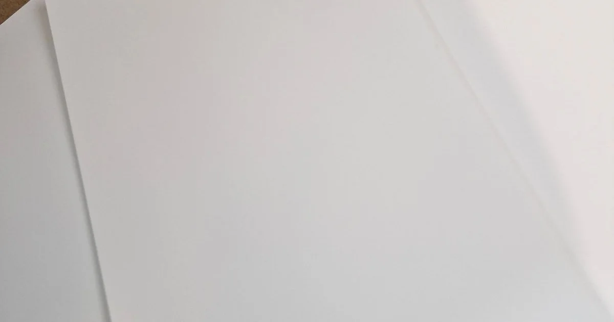 낱장이고 다소 급하게 작업 요청 드렸는데 바로 진행해 주셔서 빠르게 받을 수 있었습니다 코팅도 엄청 잘 되어 있어서 자꾸 만지고 싶어지네요 만족스러운 작업이었습니다