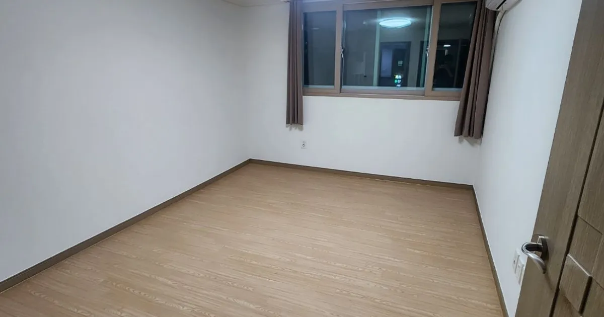 전에 너무 저렴한 업체에서 이용했는데 싼게 비지떡이라고 너무 실망스러웠는데 여기는 비용도 합리적이고 깨끗하게 청소도 잘해주셨어요