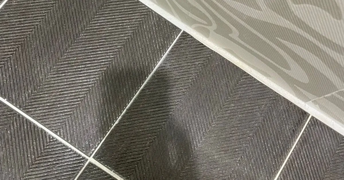빠른시간에 답변주셨고 약속시간에 맞춰오셔서 안내해주신 시간안에 작업을 끝내주셨어요 가격도 합리적이라고 생각합니다 작업마무리후