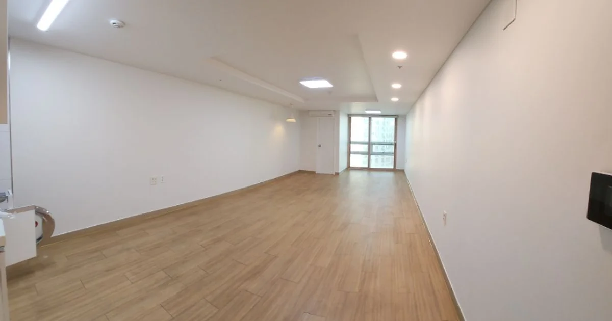 도배도 너무 깔끔하게 잘 해주셨고 상담부터 친절하게 잘 해주셔서 너무 만족합니다~~~ 숨고 숨은고수