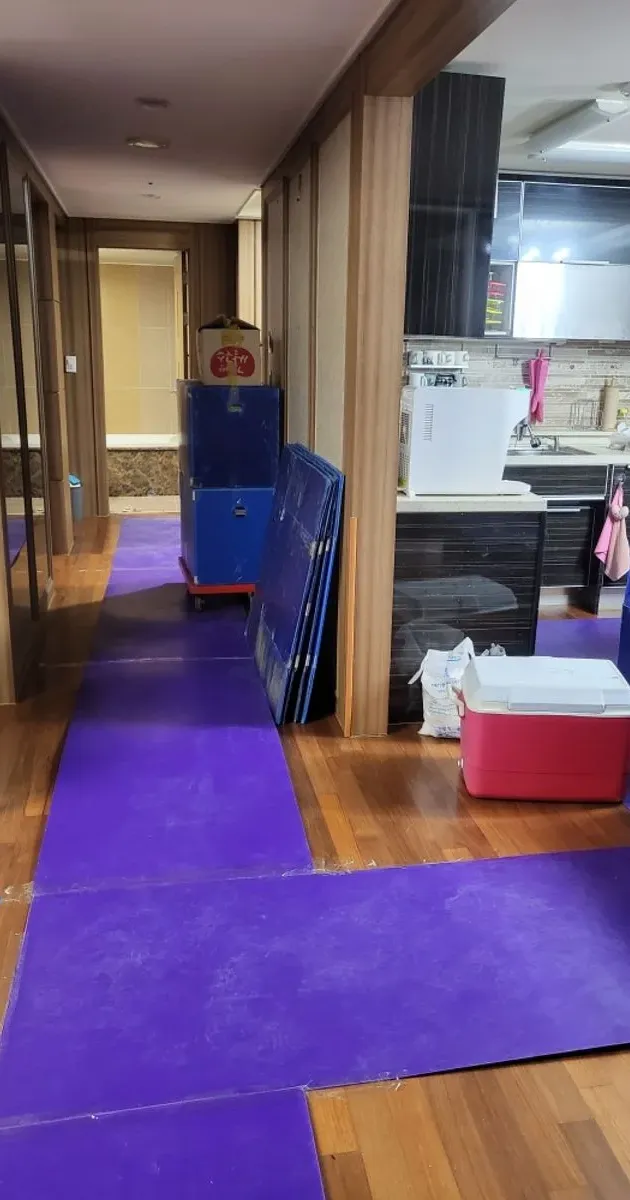 기존 집보다 작은 평수로 이사가서 정리하시기도 힘드셨고 이사 당일 물도 안나오는 등 변수가 많았는데도 불평불만 전혀 없으셨고요