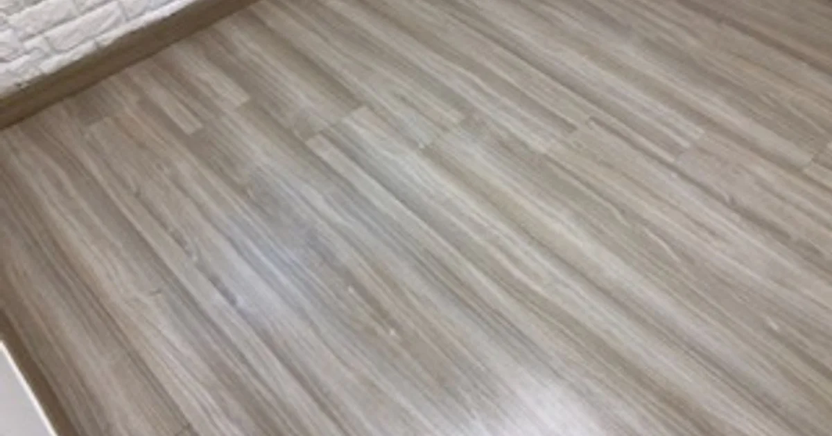 가격은 합리적이었고 시간도 잘 지켜주셨습니다 ㅎㅎ 그리고 창틀도 꼼꼼하게 다 청소해주셔서 너무 감사했습니다 다음이 또 이용하고