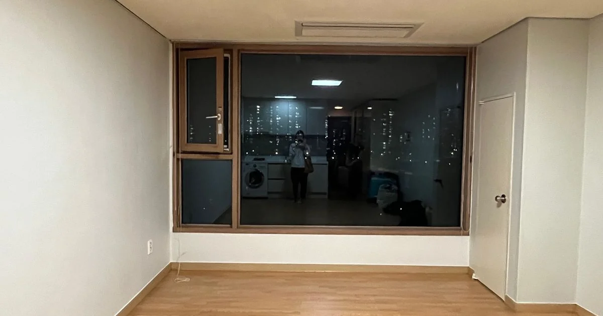 젊은 팀장님과 이모님 2분이 같이 오셨어요 매우 친절하시고 꼼꼼히 청소해주셨어요 완료 후 추가로 말씀 드린 부분도 기분 좋게