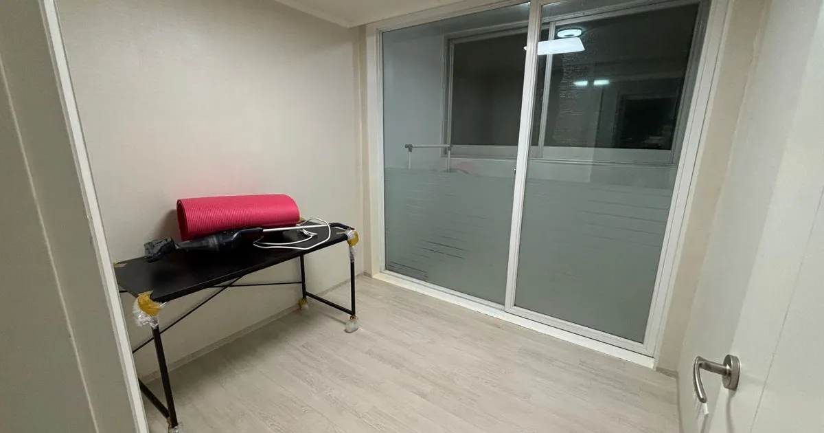 곰팡이 제거 요청했는데 꼼꼼하게 진행해주셨습니다 시간 맞춰 오셨고 전반적으로 깔끔하게 해주셨습니다 질문사항시 답변도 빨라 궁금한것 해결도 수월했습니다 감사합니다