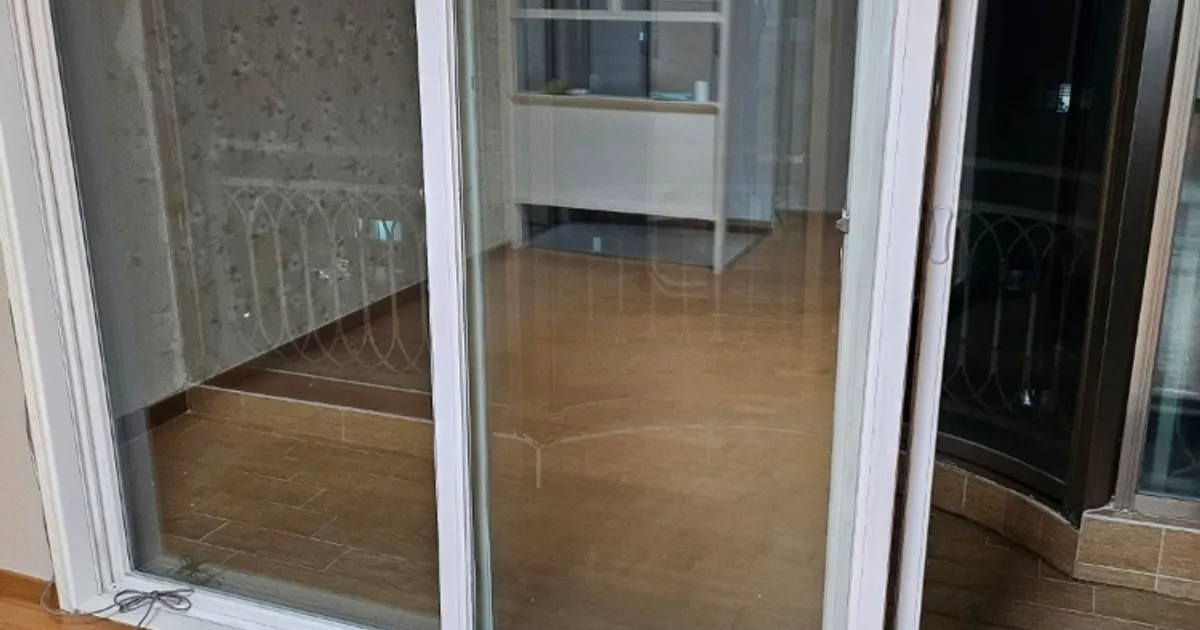 전주인분이 오래계시던 집이라 더러웠는데 꼼꼼하게 열심히 잘해주셔서 너무 감사했습니다 숨고 숨은고수