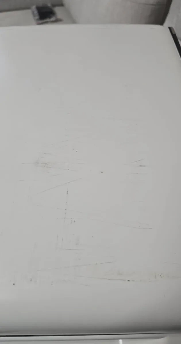 결론부터 말하자면 별 하나도 아깝습니다 평점이 좋은 이유는 업체측에서 문제가 생기면 계약금에서 일부를 환불해주면서 리뷰를 쓰지