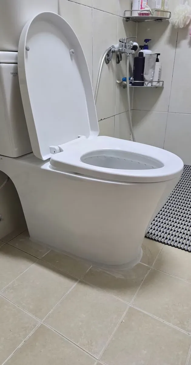 사장님께서 연세가 있으신데 진짜 꼼꼼하게 잘해주세요기존변기 철거하니 기존에 설치를 엉망으로 해뒀더라구요사장님께서 깨끗하게 청소까지 하고 설치해주셔서 만족합니다리뷰가