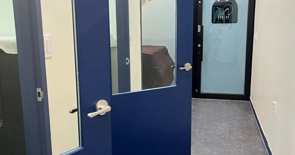 하루만에 시공 해주시고 너무 빠르고 정확하게 해주셔서 감사해요 처음 견적 받을 때 벽면만 하는 견적으로 받았는데 그 견적
