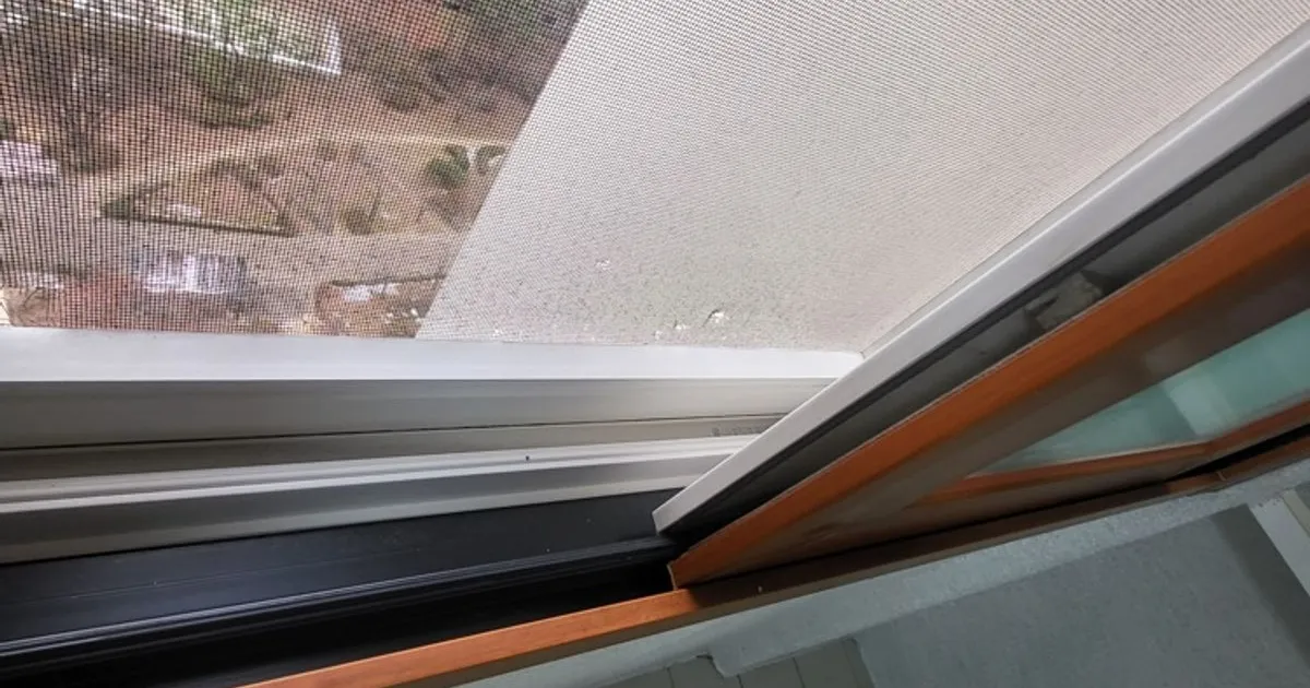 지방에서 이사를 오게 되어 입주청소를 진행하게 되었습니다 청소 전과 후의 사진과 동영상을 보내주셔서 직접 현장을 방문하지