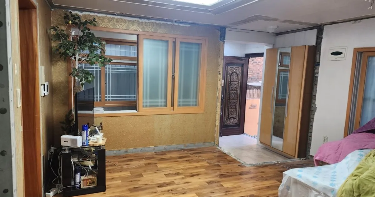 친절히잘체크해서 꼼꼼히진행해주시고 고민하다의뢰했는데 매우만족입니다ㅡ다른분하신다면꼭추천해드리려고합니다 실측만하셨고 완공되면 리뷰