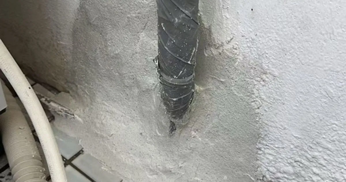 두분이서 오셔서 꼼꼼히 누수부분 확인해주시고 깔끔하게 시공 완료 하였네요 바쁘신데도 하나하나 설명해주시고 감사합니다~ 사업