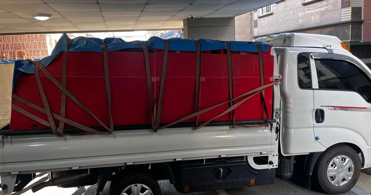 정말 친절하시고 무거울텐데 짐 나르는것도 도와주시고 작업속도도 엄청 빠르고 꼼꼼하십니다 경남권에서 용달구하시려면 그냥 이분한테 ...