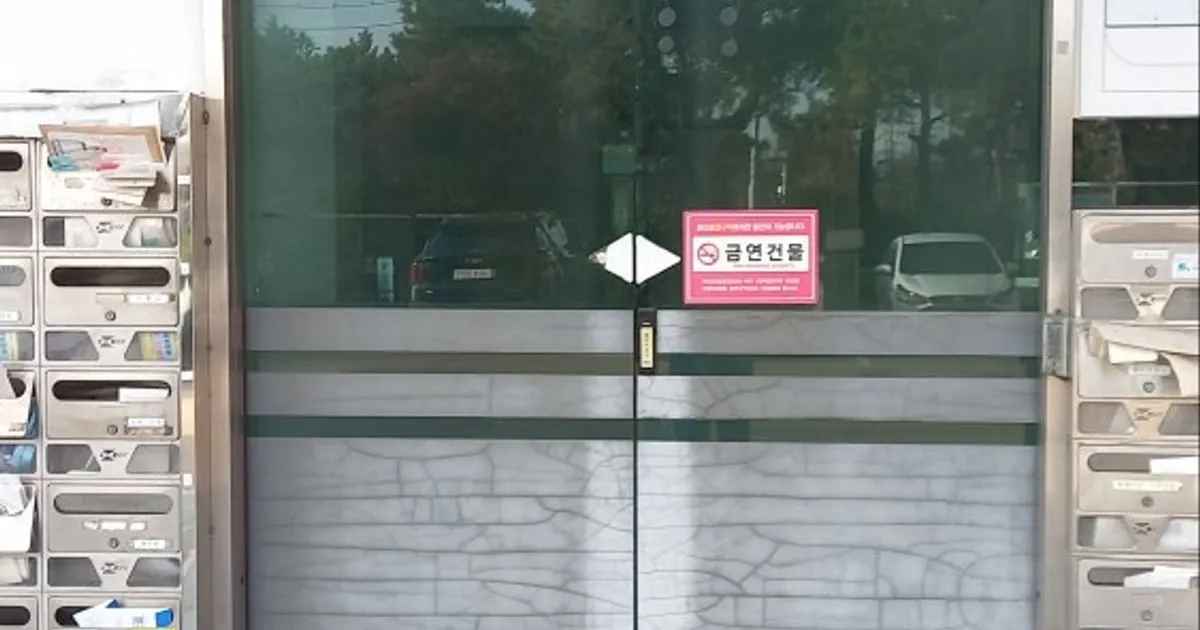 편개 양개 자동문 2개 10년 넘어서 작동이 제대로 안되었는데 합리적인 가격으로 기계장비 완전 교체 진행되었습니다 아무래도