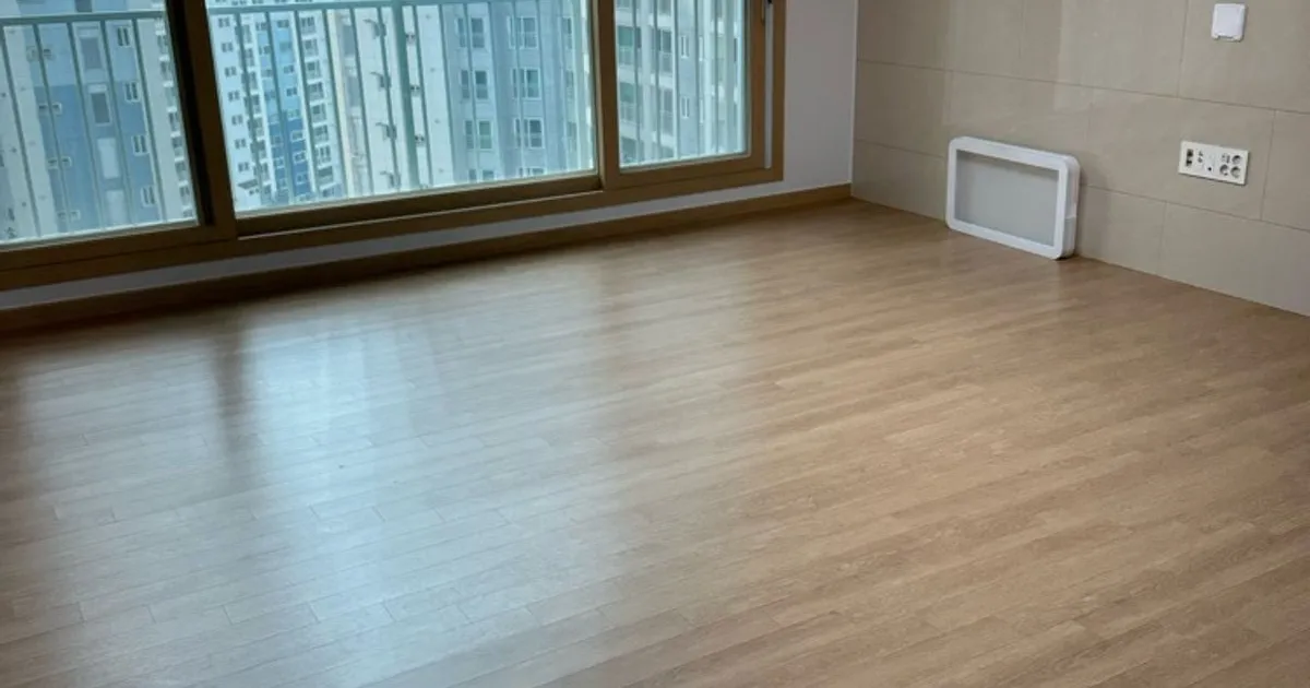 걱정했던 것보다 깔끔하게 청소해주셔서 남편과 저 모두 만족했어요 일하시는 분들도 너무 유쾌하셔서 좋았어요 숨고 숨은고수