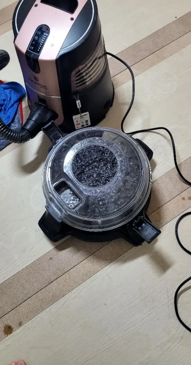 시간도 잘 지키시고 굉장히 친절하시고 세심하게 작업해주셨습니다 작업 과정도 다 설명해주시고 공유해주셨습니다 아주 만족했습니다