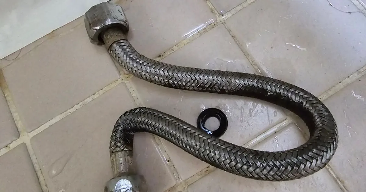 답변도 바로바로 주시고 약속시간도 잘지켜주셨습니다 작업물도 깔끔하게 마무리 되었고 친절하게 설명 잘 해주셔서 다음에 다른 수리도