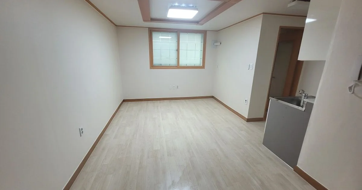 구석구석 깔끔하게 청소해주셨고 살균도 꼼꼼하게 해주셔서 맘놓고 이사할수 있을것같아요~ 청소시간도 얼마 안걸리고 비용도 저렴해서