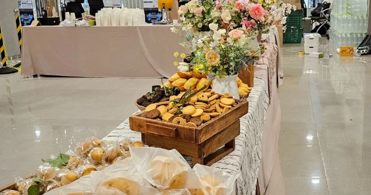 케이터링 음식에 대한 만족도가 높았고 가격도 합리적이었던 것 같습니다 무엇보다 세세한 부분 하나하나 신경써주시고 맞춰주셔서