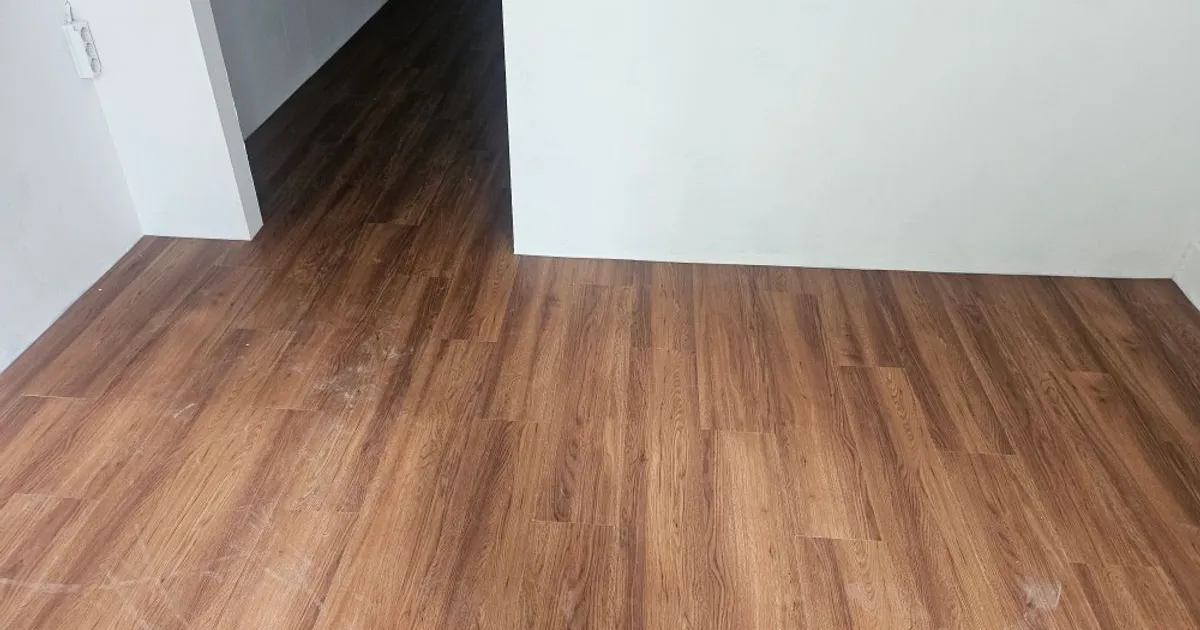 너무 깔끔하게 잘 해주셨어요 마무리도 깔끔하게 정리 해주시고 실리콘도 깔끔하게 쏴주셨어요 너무 감사합니다 가격도 저렴했어요