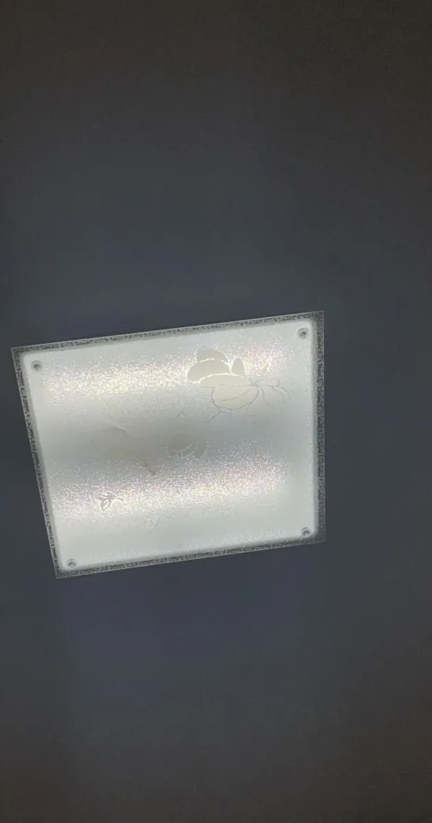 신속하고 빠르게 답변주시고 깔끔하게 전등교체 완료되었습니다 전보다 엄청 환해졌네요 감사합니다~ 숨고 숨은고수